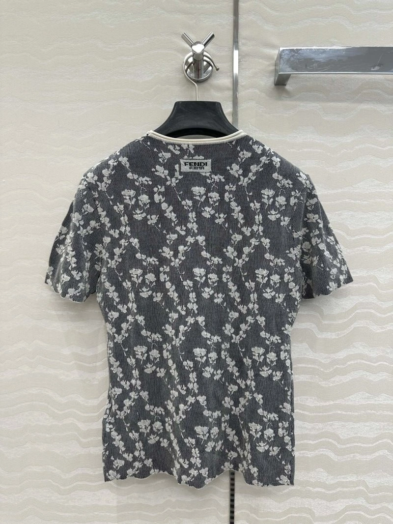 Low-cost Unclassified Brand T-Shirts