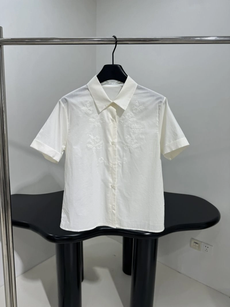 Unclassified Brand T-Shirts