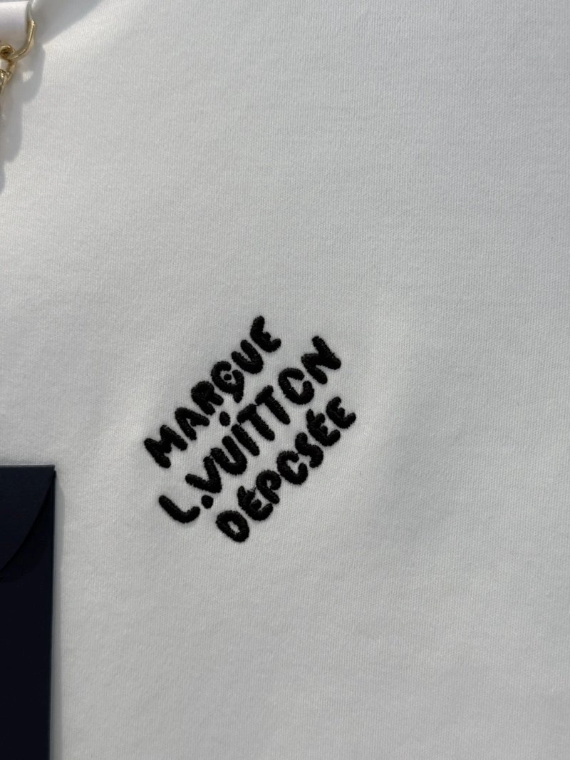 Real Unclassified Brand T-Shirts