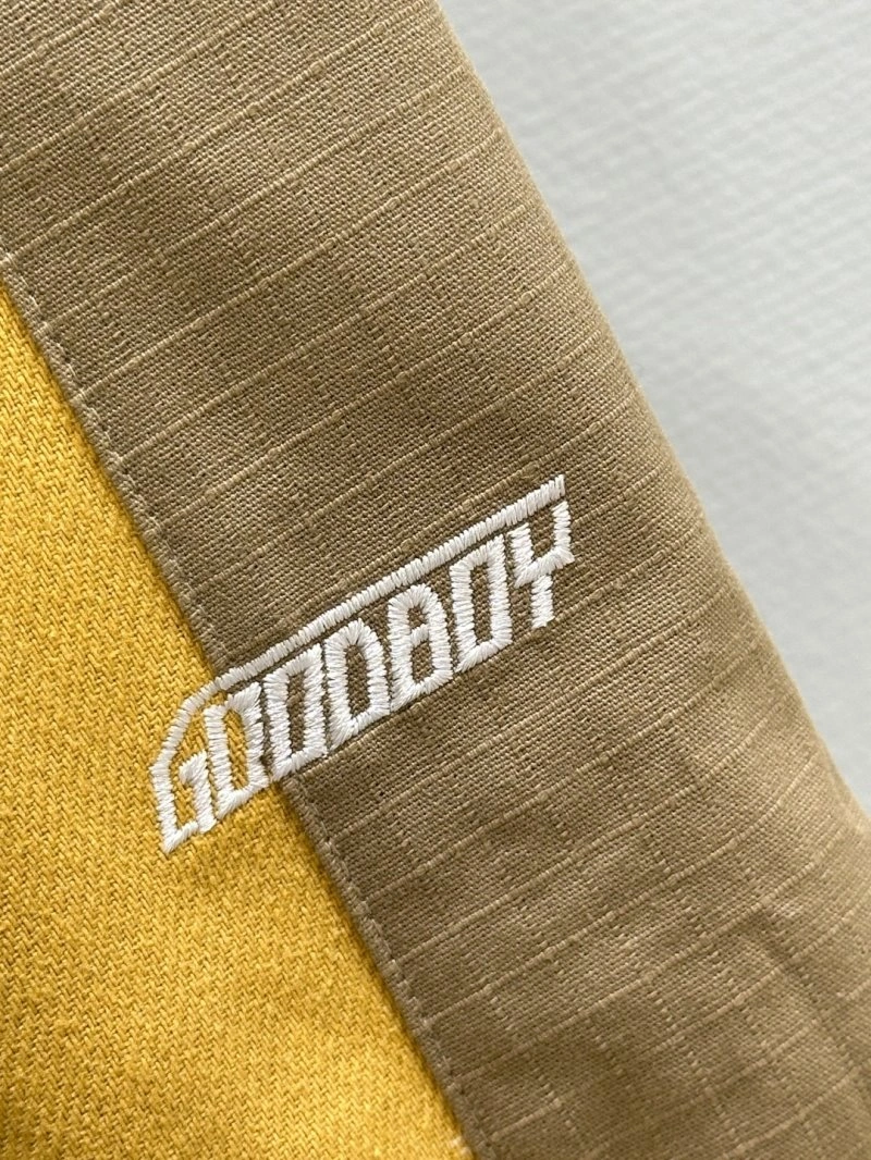Indistinguishable Unclassified Brand T-Shirts
