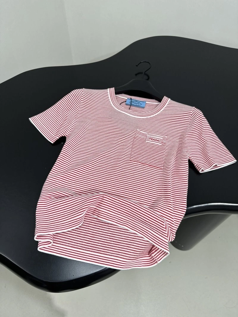 Indistinguishable Unclassified Brand T-Shirts