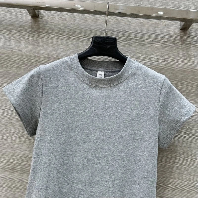 Indistinguishable Unclassified Brand T-Shirts