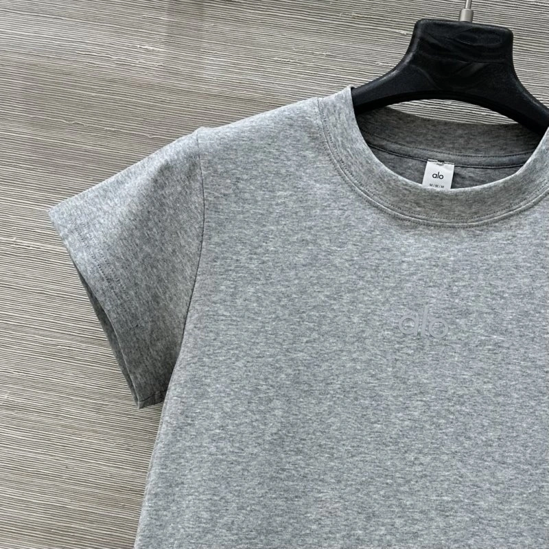 Indistinguishable Unclassified Brand T-Shirts