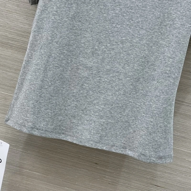 Indistinguishable Unclassified Brand T-Shirts