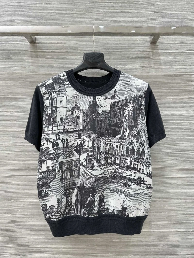 Unclassified Brand T-Shirts