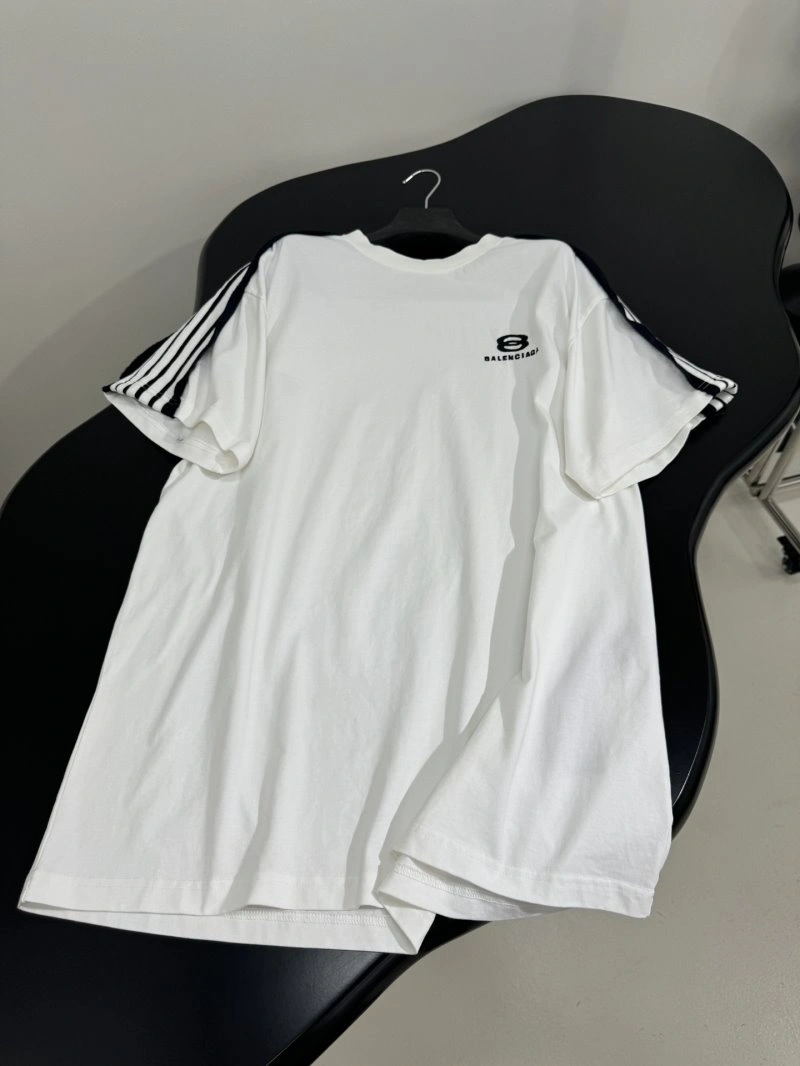 High fidelity Unclassified Brand T-Shirts