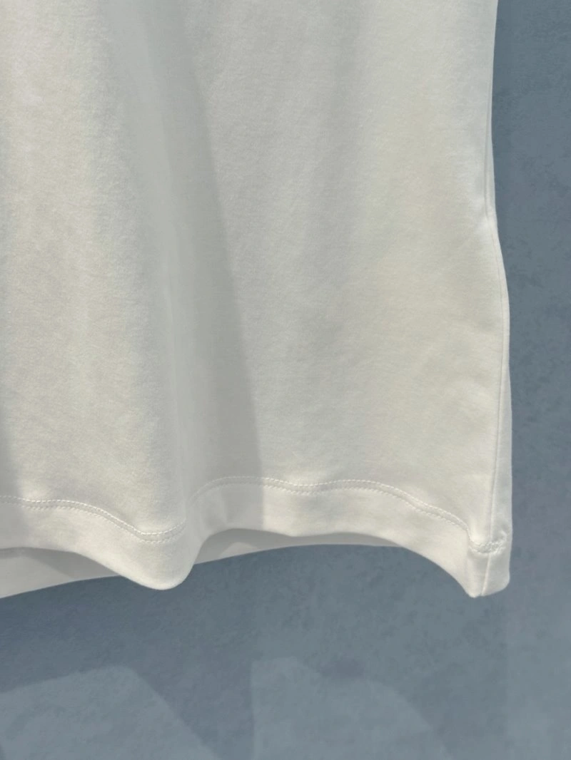 Accurate model Unclassified Brand T-Shirts