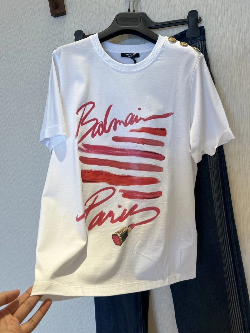 Accurate model Unclassified Brand T-Shirts