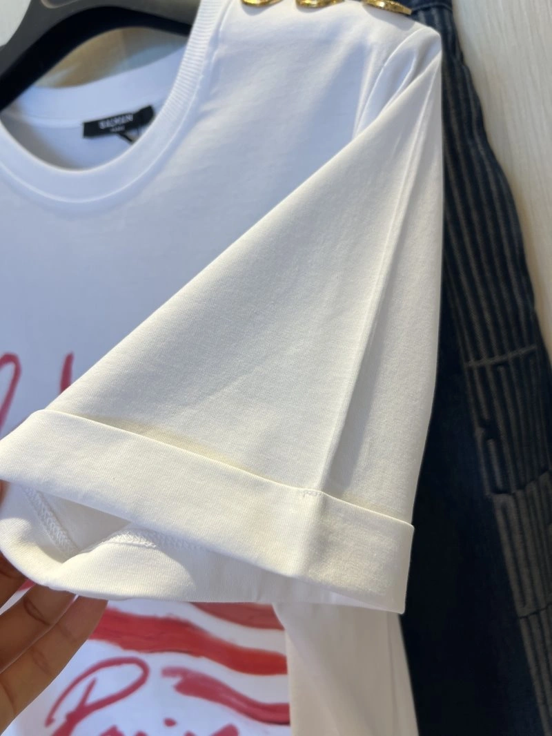 Accurate model Unclassified Brand T-Shirts