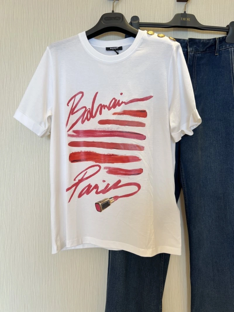 Accurate model Unclassified Brand T-Shirts