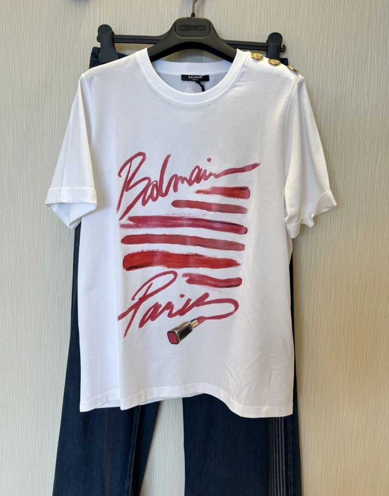 Accurate model Unclassified Brand T-Shirts