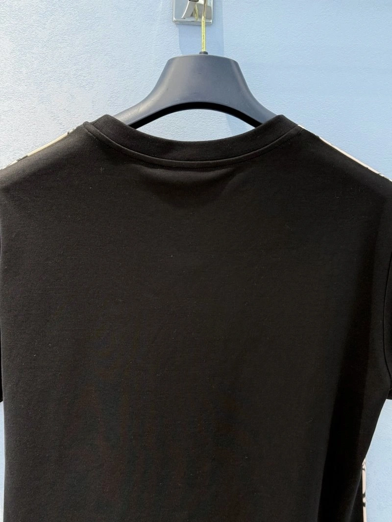 Accurate model Unclassified Brand T-Shirts