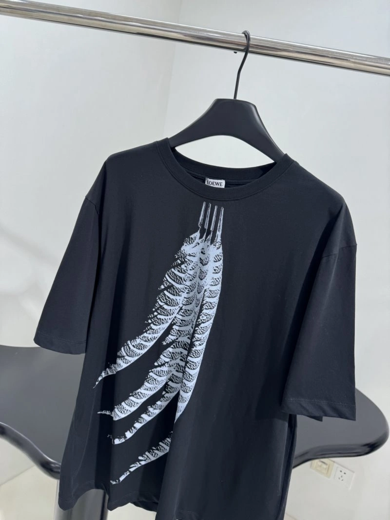 Indistinguishable Unclassified Brand T-Shirts