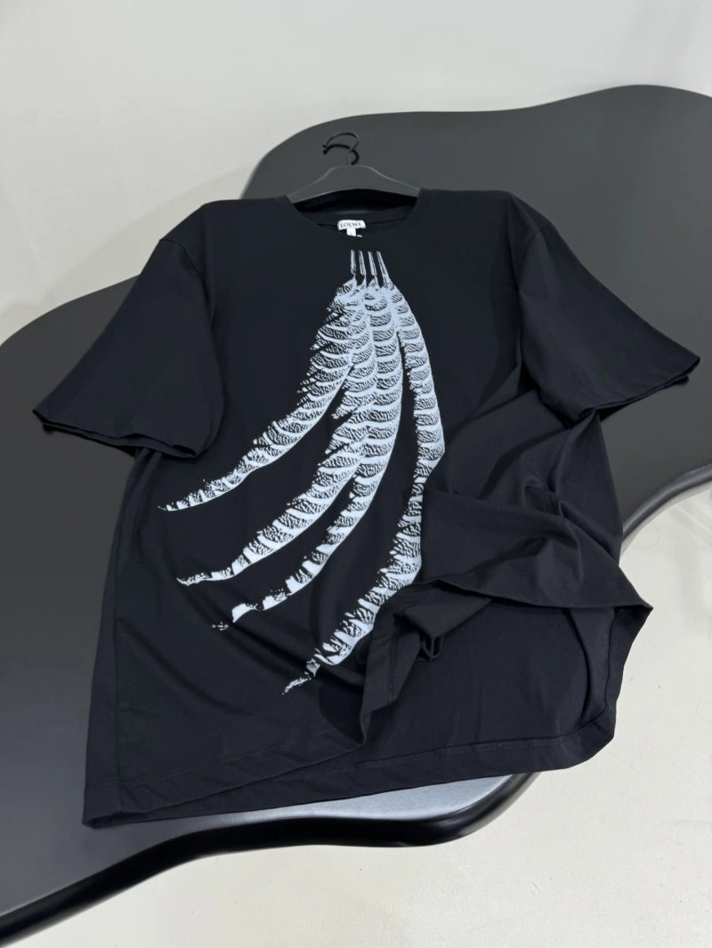 Indistinguishable Unclassified Brand T-Shirts