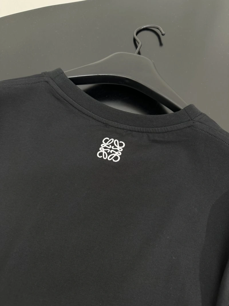 Indistinguishable Unclassified Brand T-Shirts