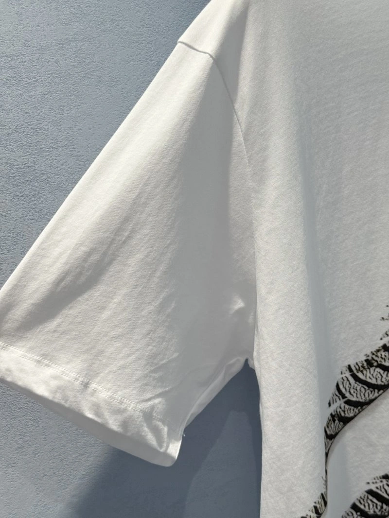 Real Unclassified Brand T-Shirts