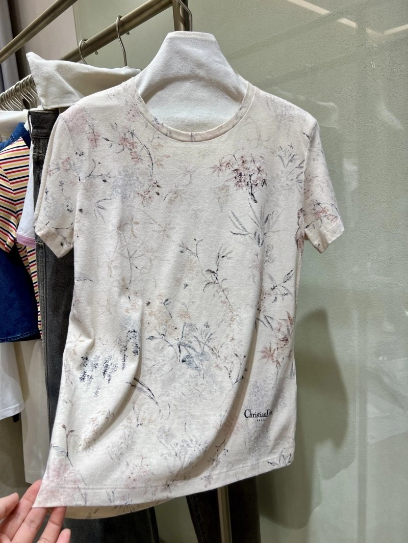 Unclassified Brand T-Shirts