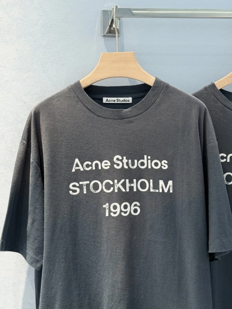 Inexpensive Unclassified Brand T-Shirts