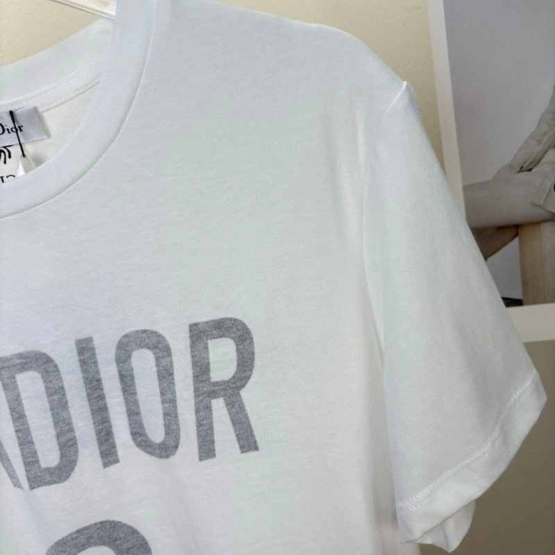 Affordable Unclassified Brand T-Shirts