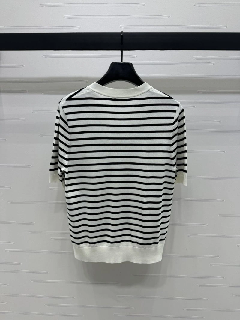 Accurate model Unclassified Brand T-Shirts