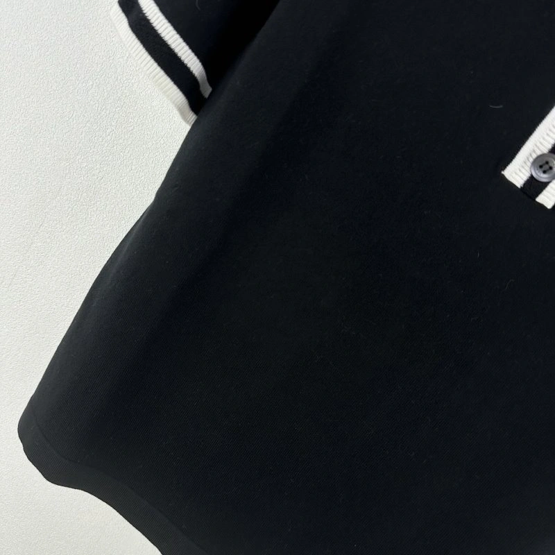 Indistinguishable Unclassified Brand T-Shirts