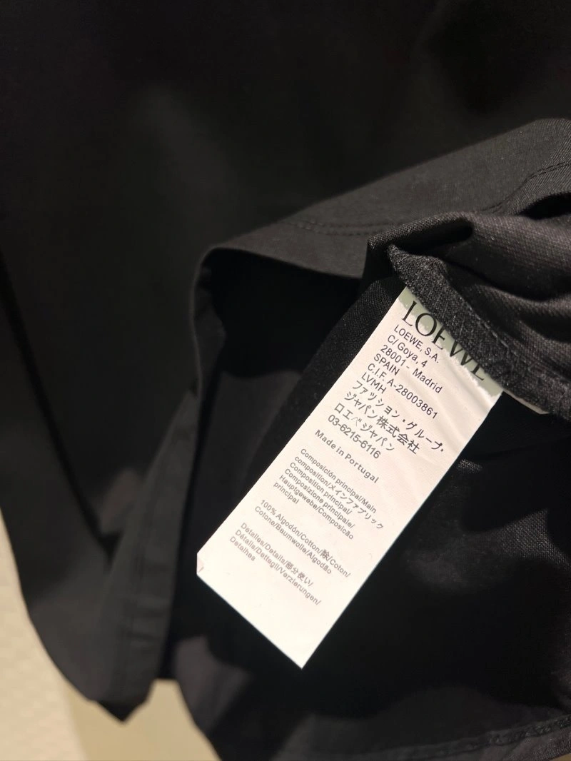 Accurate model Unclassified Brand T-Shirts