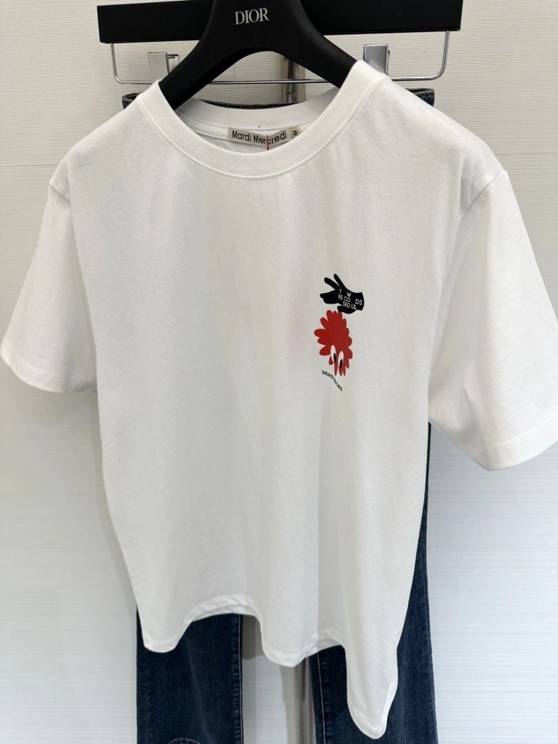 Accurate model Unclassified Brand T-Shirts