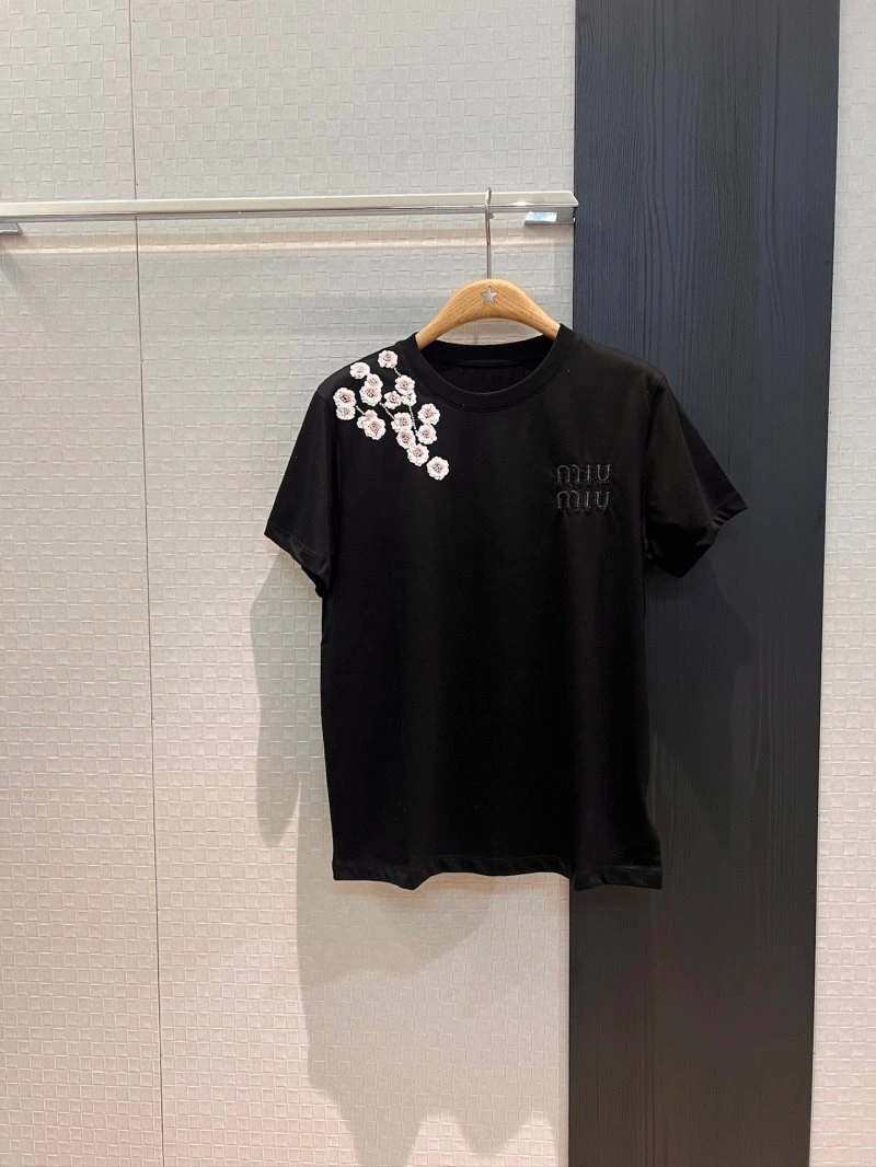 Unclassified Brand T-Shirts