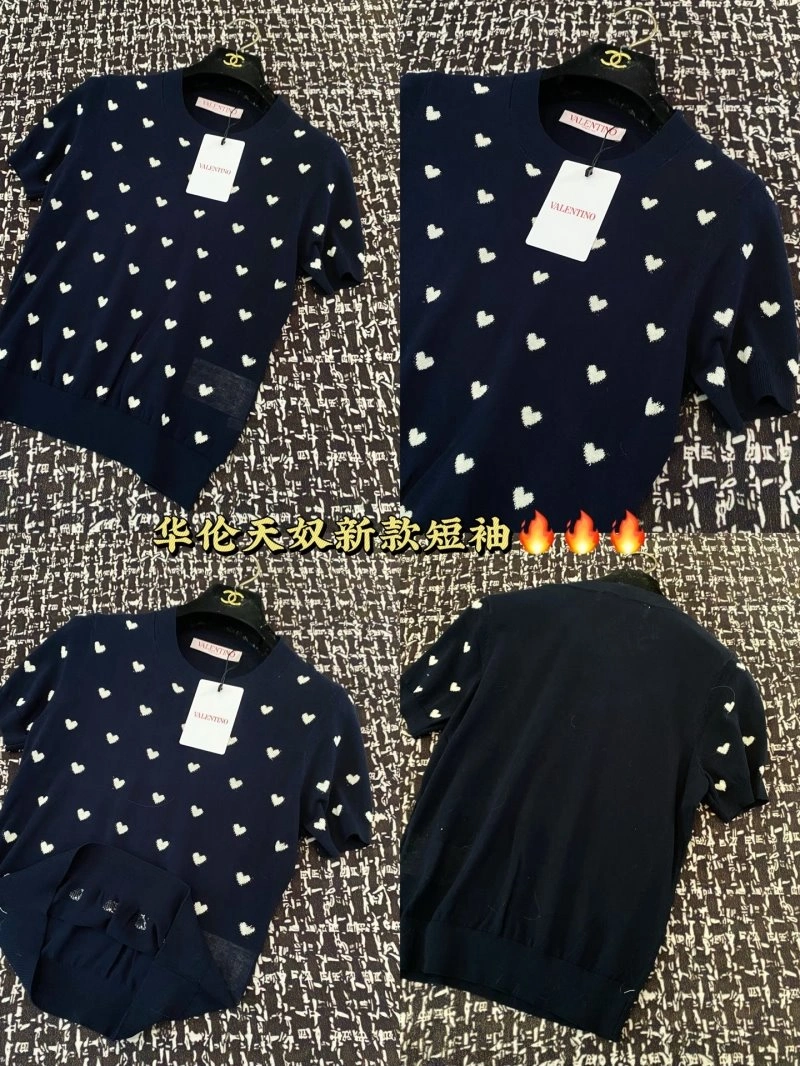 Brand-authenticated Unclassified Brand T-Shirts