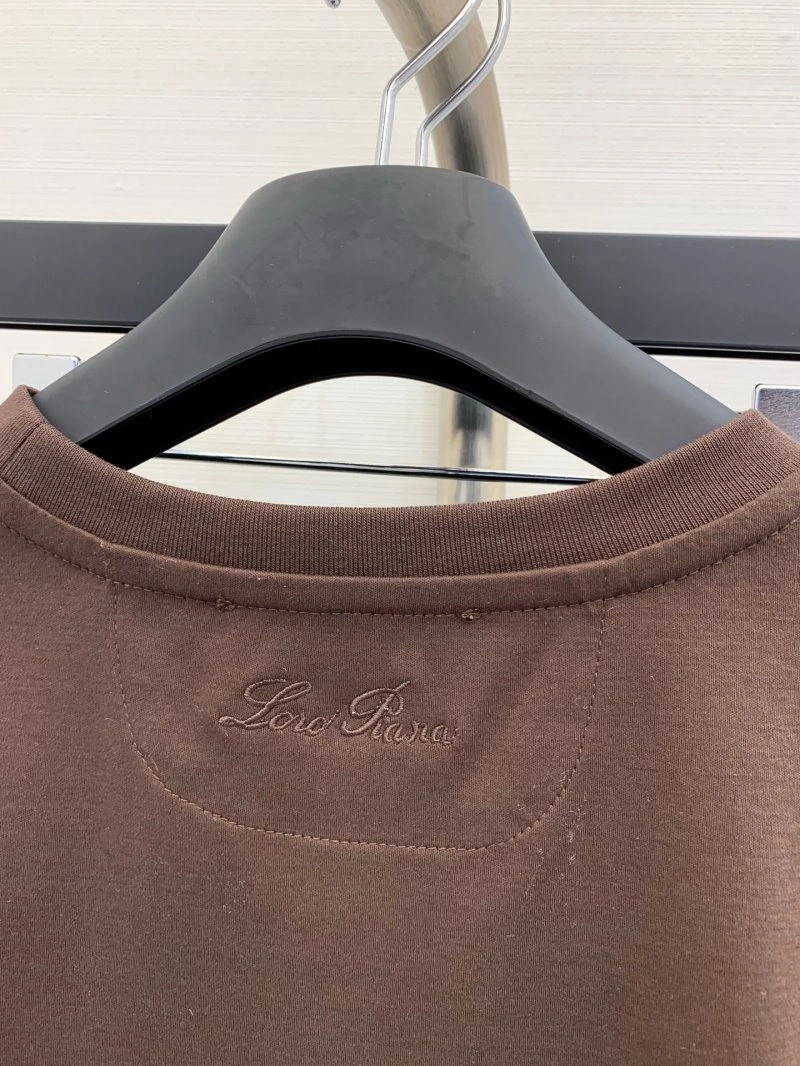 Real Unclassified Brand T-Shirts