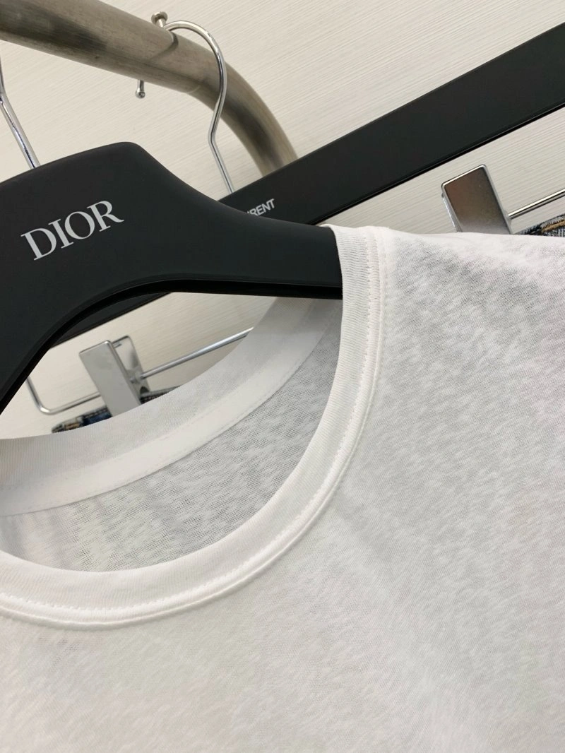 Affordable Unclassified Brand T-Shirts