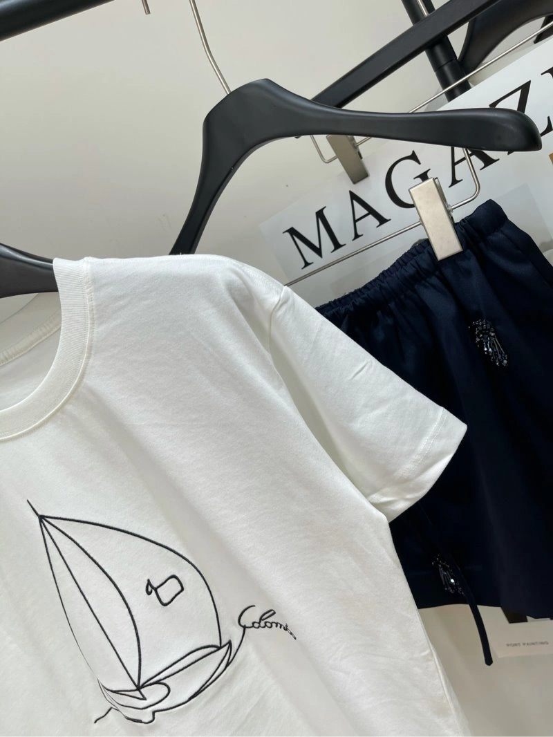Cut-rate Unclassified Brand T-Shirts