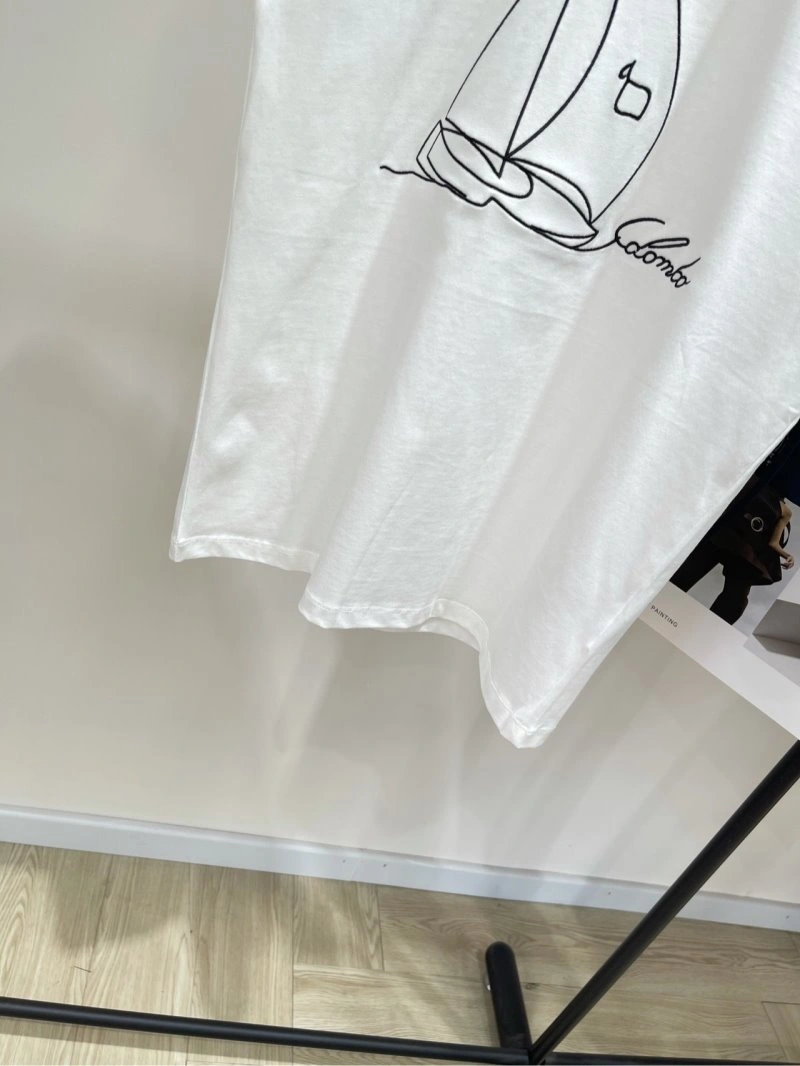 Cut-rate Unclassified Brand T-Shirts