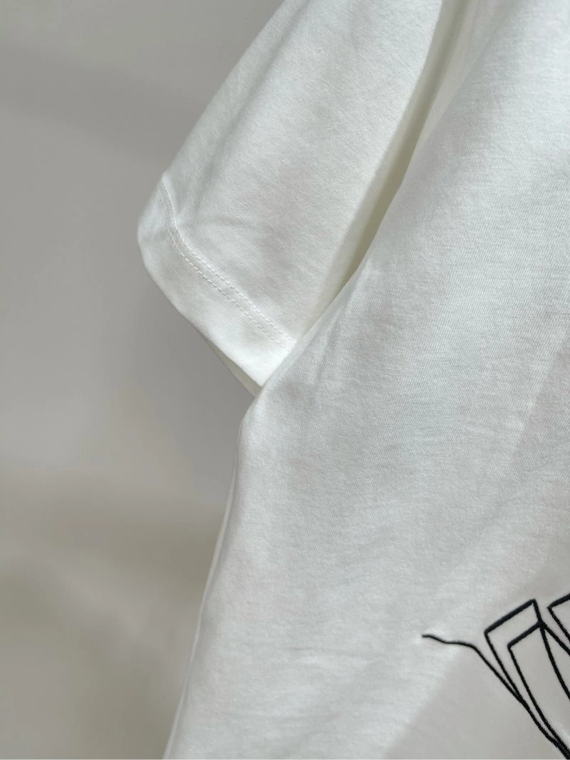 Cut-rate Unclassified Brand T-Shirts
