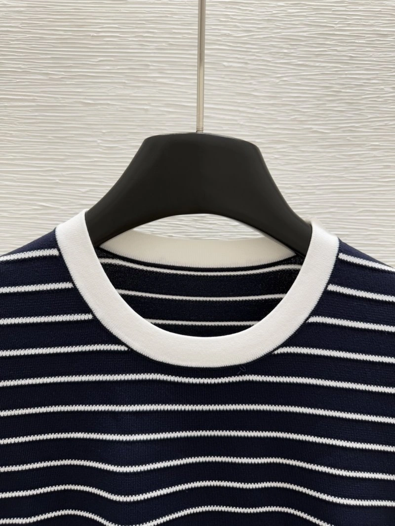 Top mirror Unclassified Brand T-Shirts
