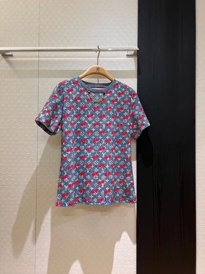 Unclassified Brand T-Shirts