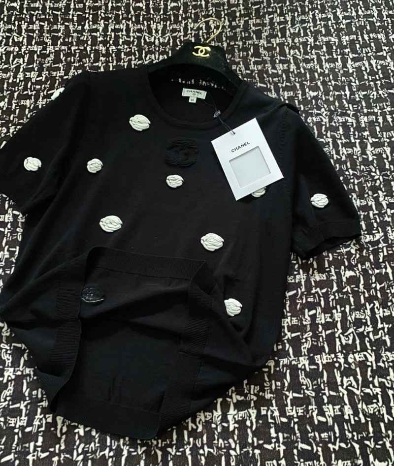 Cut-rate Unclassified Brand T-Shirts