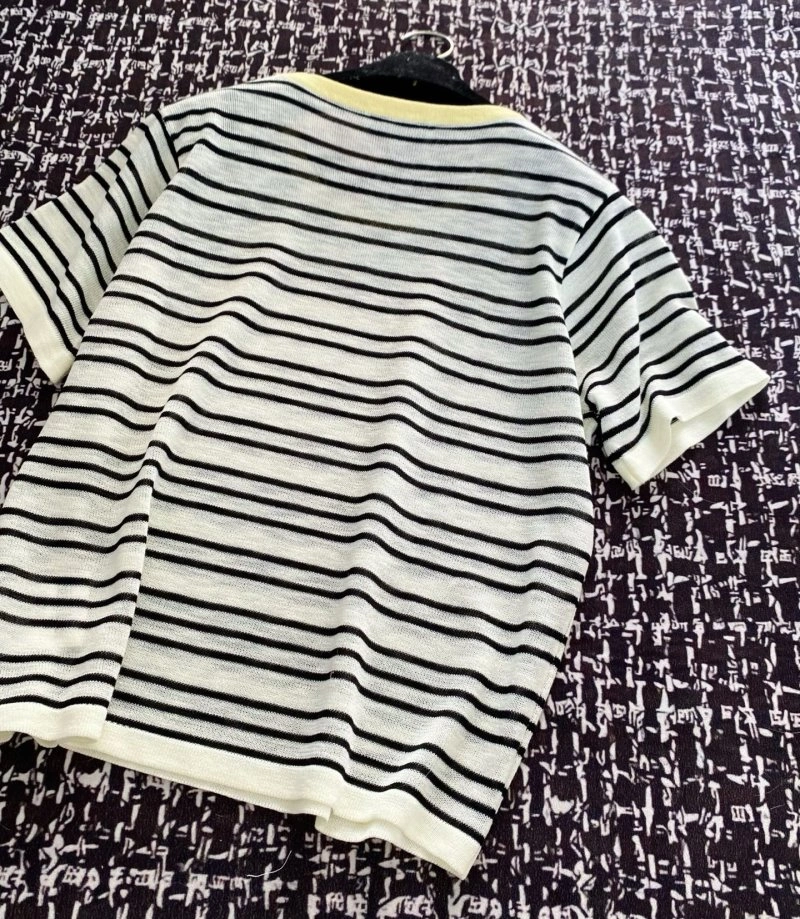 Affordable Unclassified Brand T-Shirts