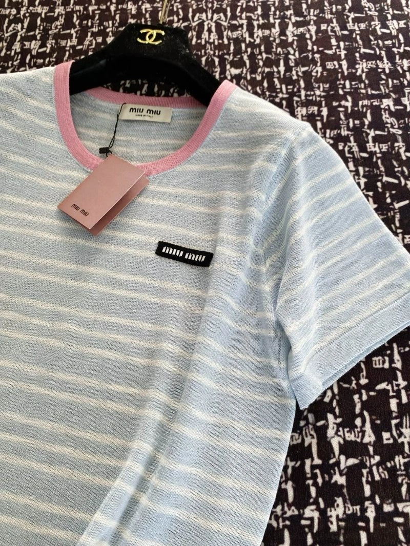 Indistinguishable Unclassified Brand T-Shirts