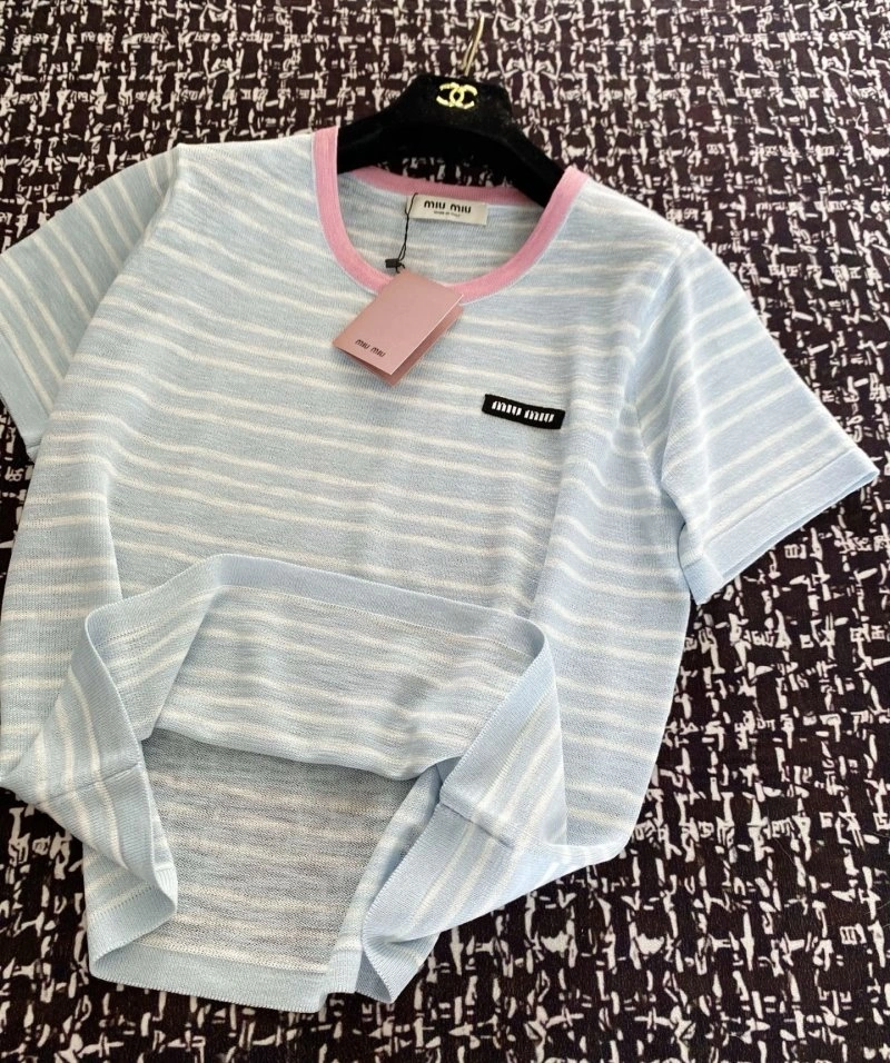 Indistinguishable Unclassified Brand T-Shirts