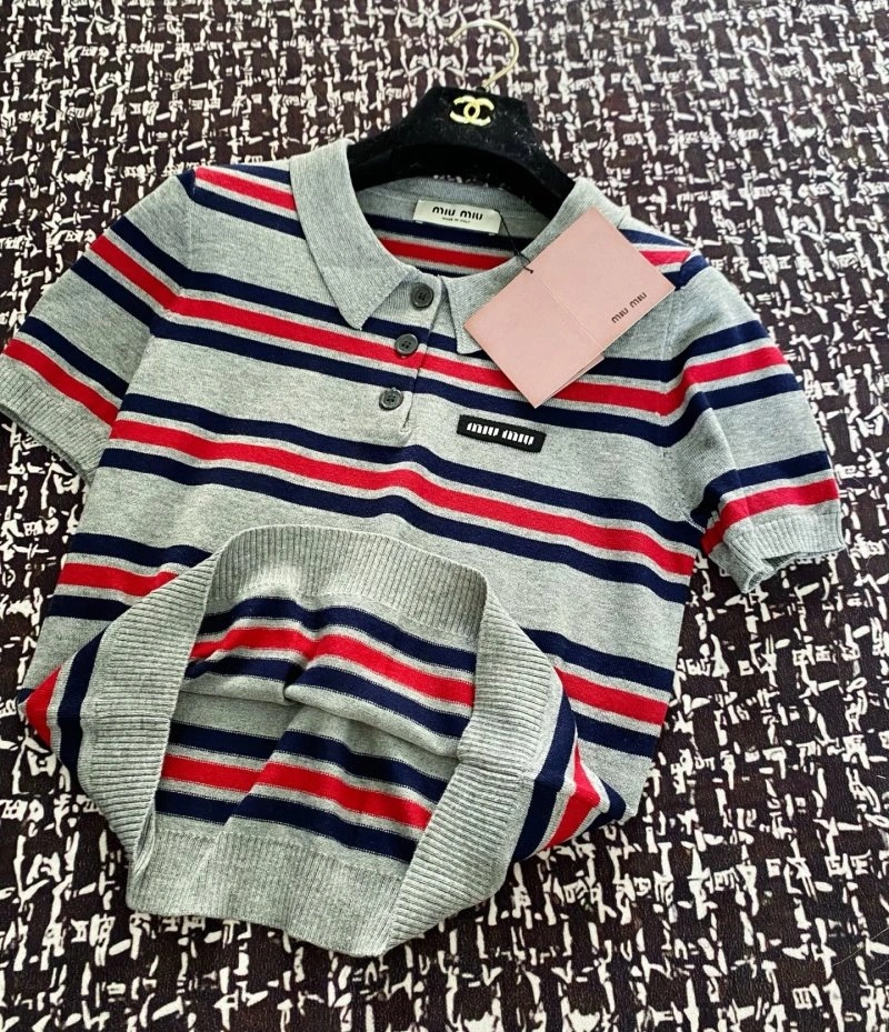 Indistinguishable Unclassified Brand T-Shirts