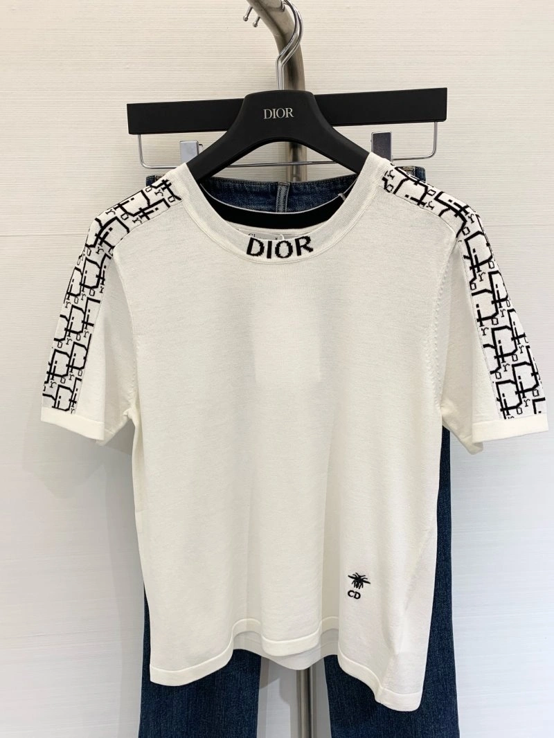 Unclassified Brand T-Shirts