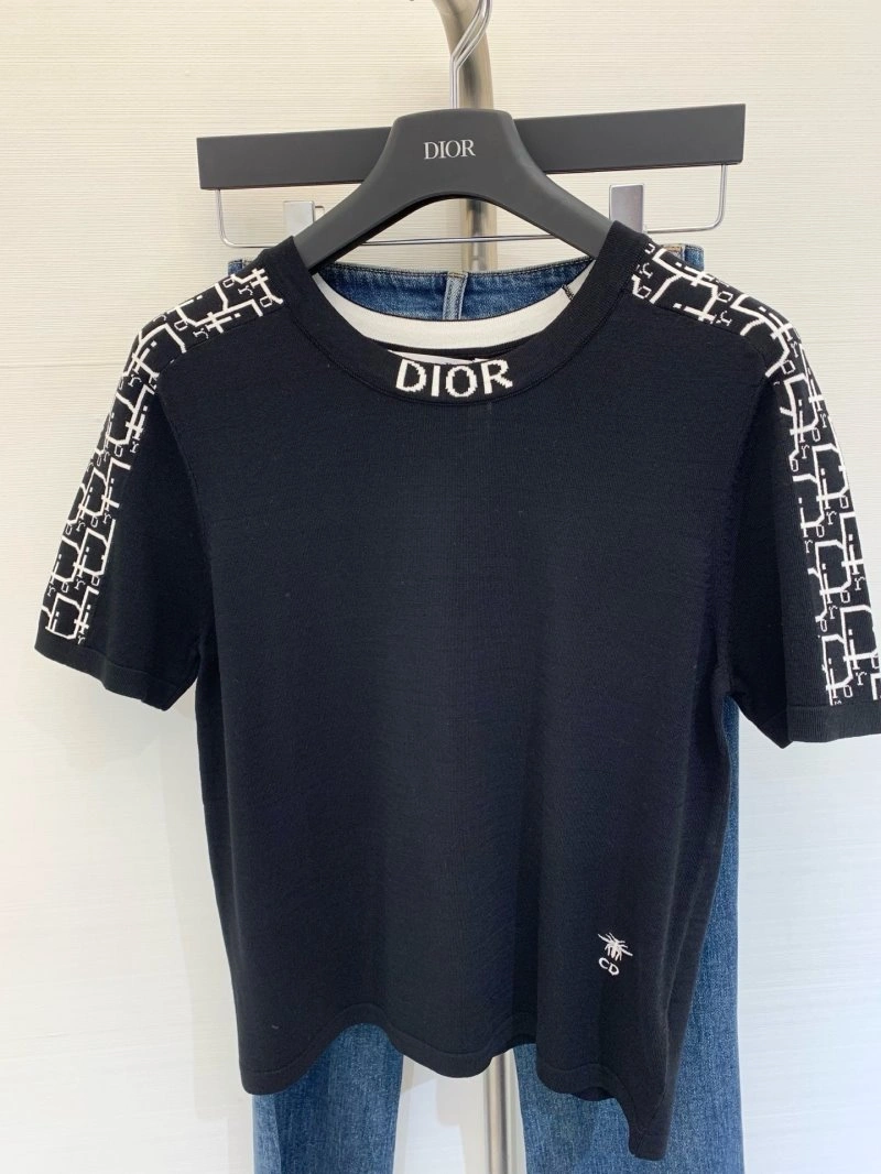 Unclassified Brand T-Shirts
