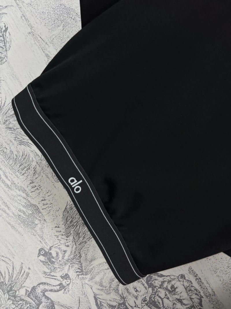 Inexpensive Unclassified Brand T-Shirts