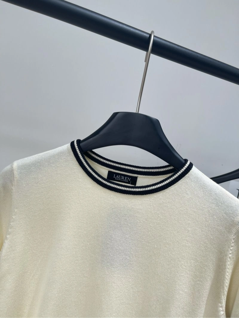 Indistinguishable Unclassified Brand T-Shirts