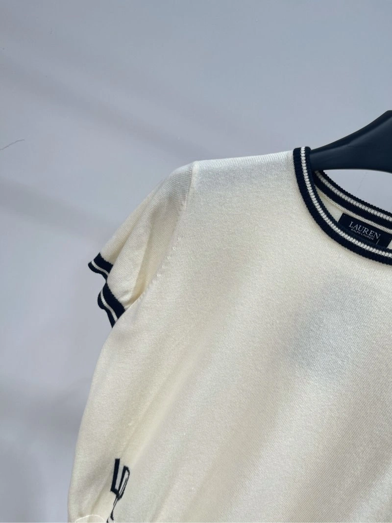 Indistinguishable Unclassified Brand T-Shirts