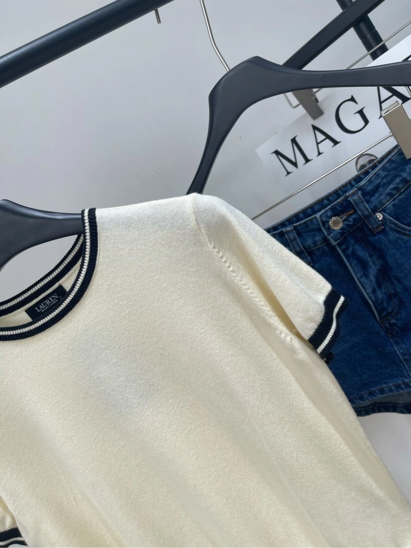 Indistinguishable Unclassified Brand T-Shirts