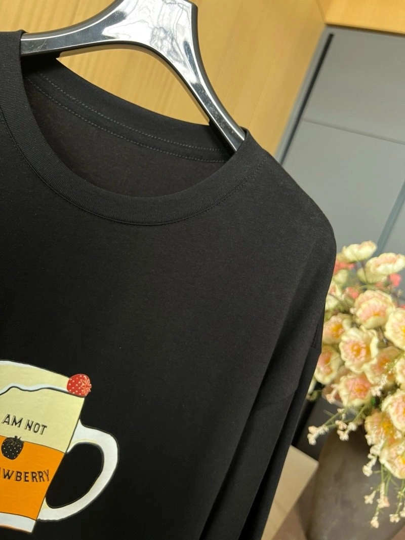 Indistinguishable Unclassified Brand T-Shirts
