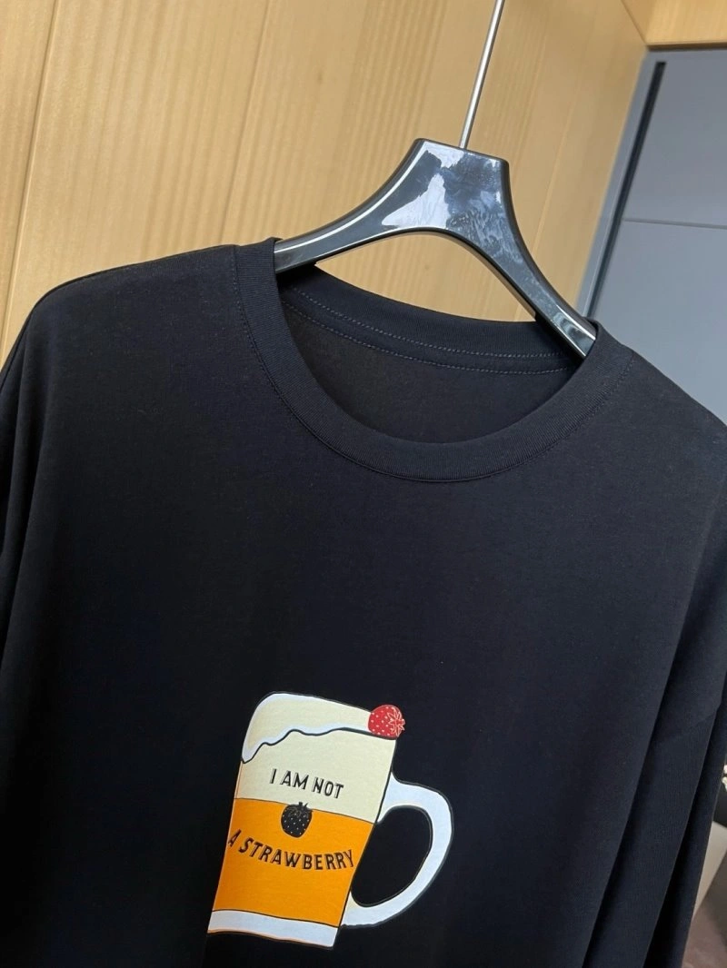 Indistinguishable Unclassified Brand T-Shirts