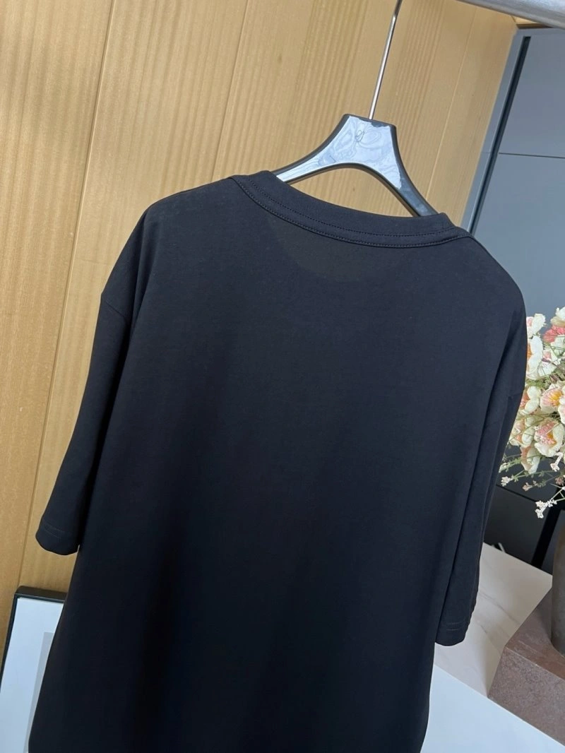Indistinguishable Unclassified Brand T-Shirts
